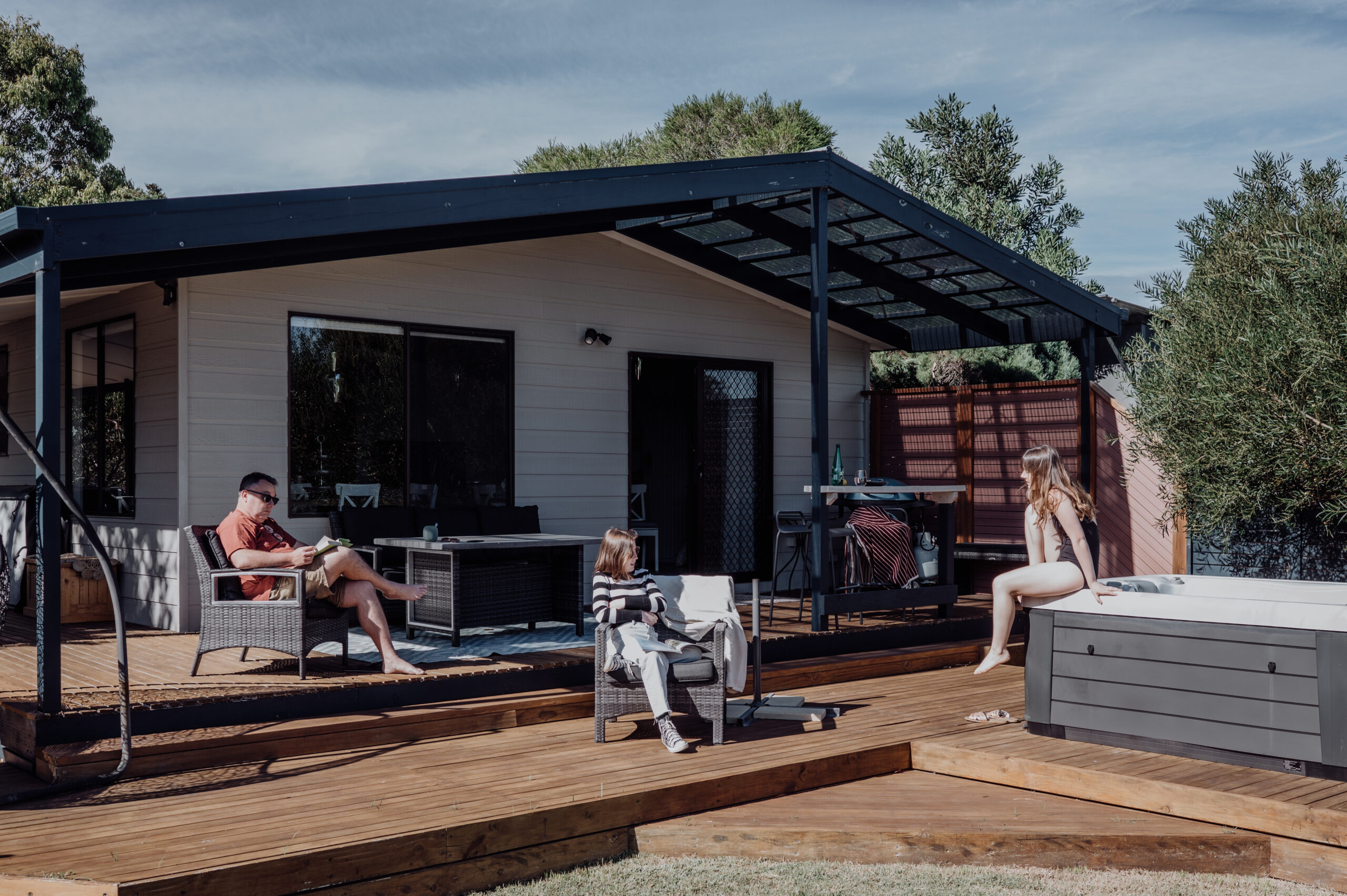 Outside – Sea Breeze Freycinet